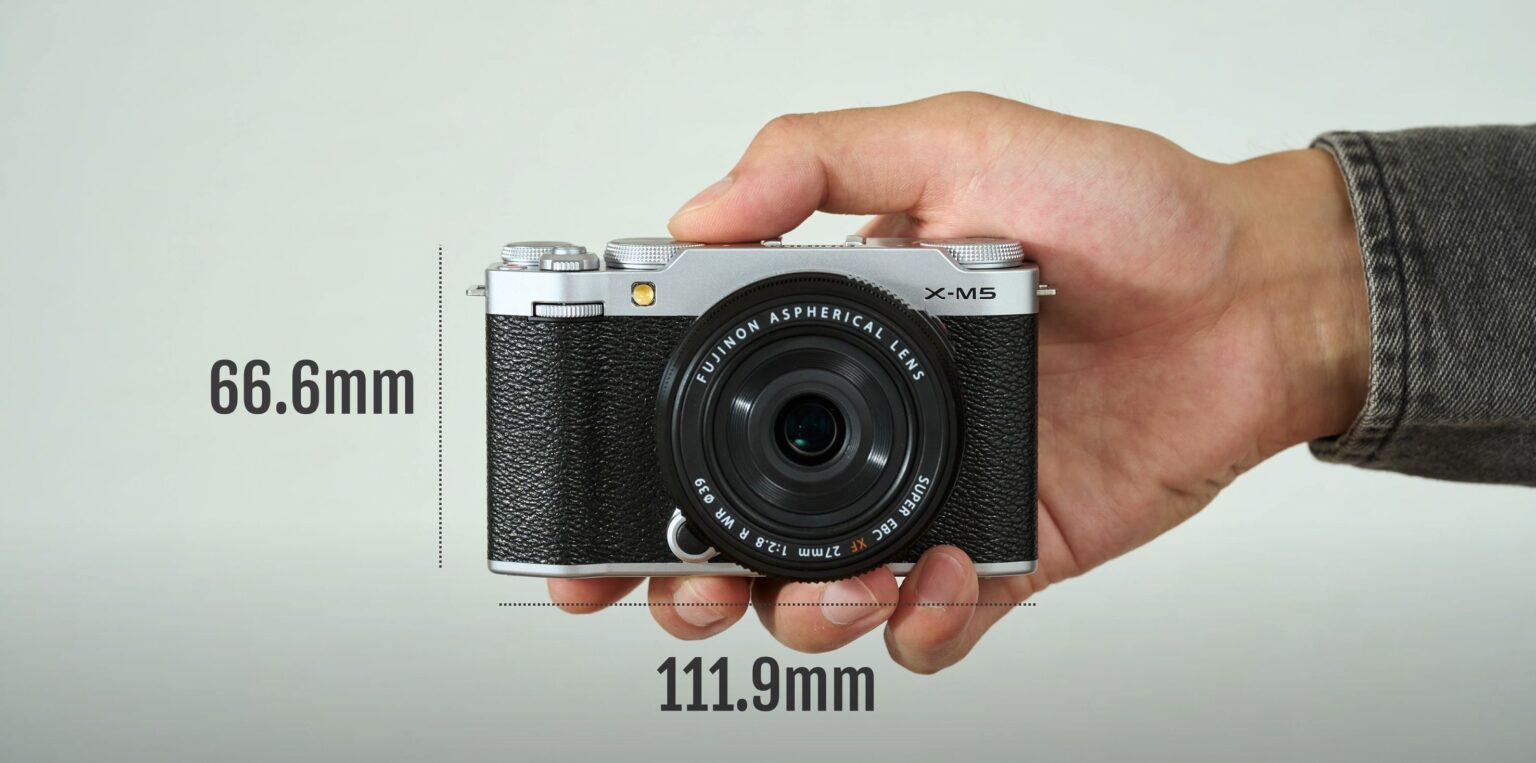 『小さい軽いは正義』Fujifilm X-M5とX-E4の違いをピックアップ | 従来より9g軽量でXシリーズ最軽量 - PotaMega